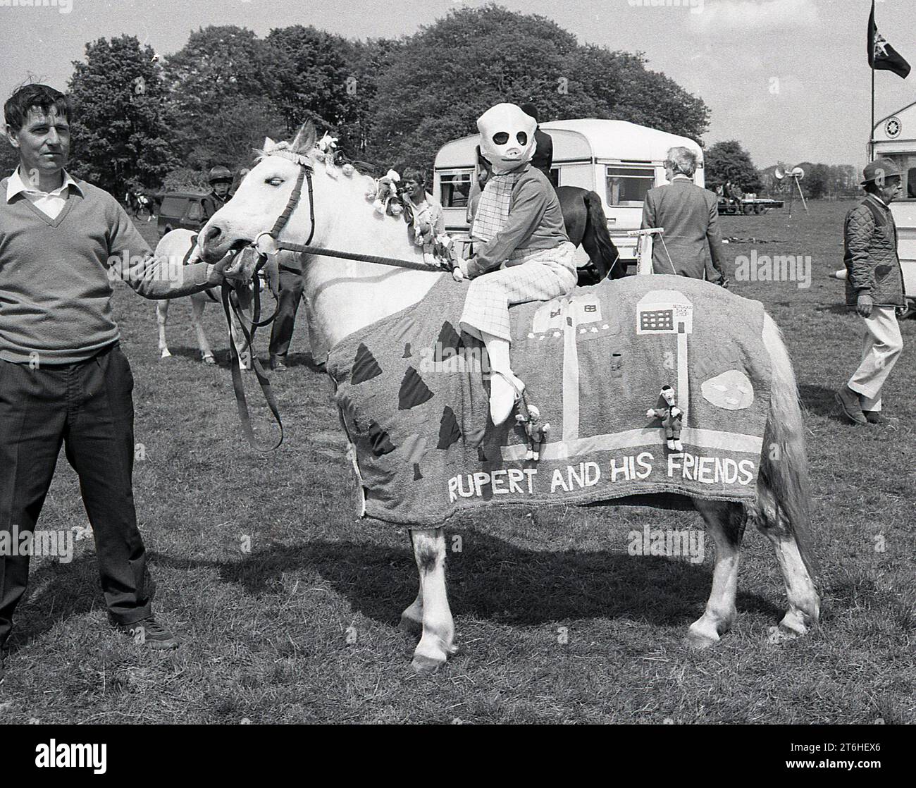 Rupert the bear costume hi-res stock photography and images - Alamy