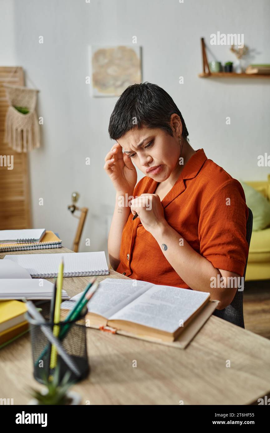 Virtual study materials hi-res stock photography and images - Alamy
