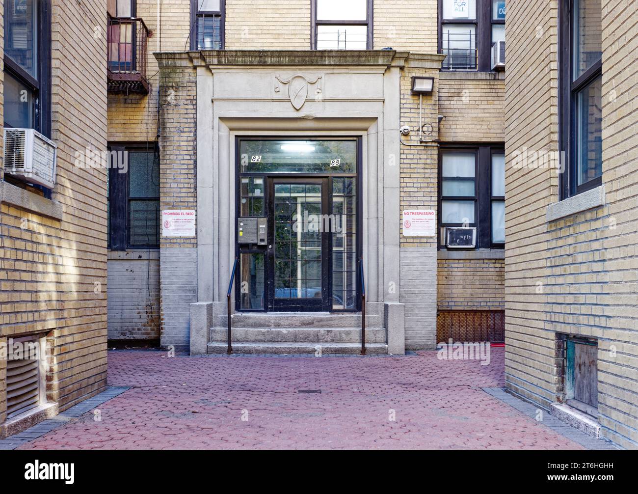 82 Wadsworth Terrace, an Emery Roth-designed two-wing apartment ...