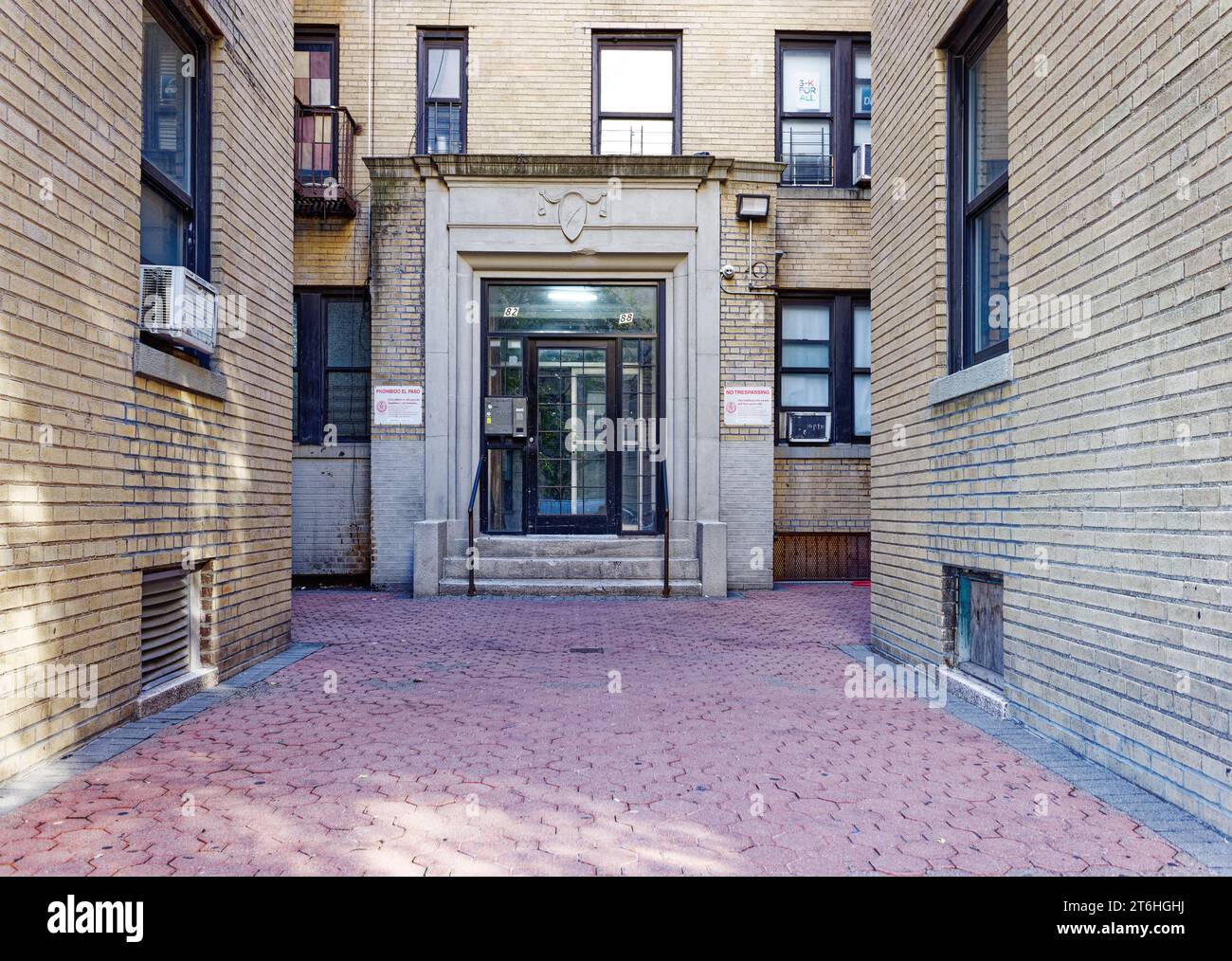 82 Wadsworth Terrace, an Emery Roth-designed two-wing apartment ...