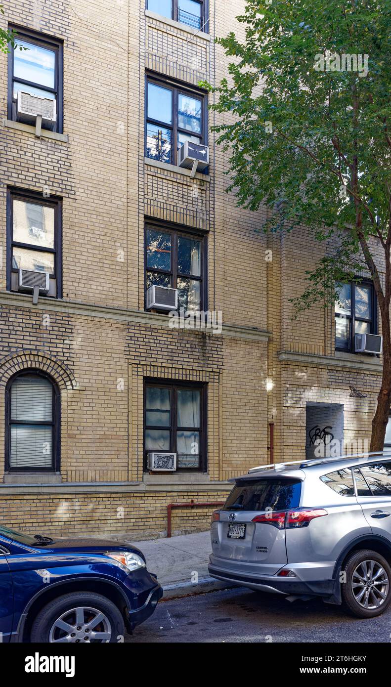 82 Wadsworth Terrace, an Emery Roth-designed two-wing apartment ...