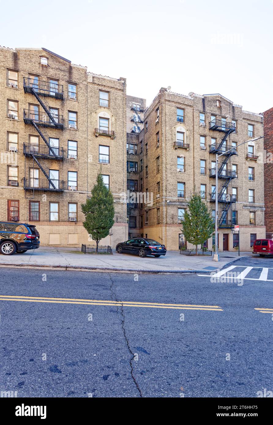 96 Wadsworth Terrace, an Emery Roth-designed two-wing apartment ...