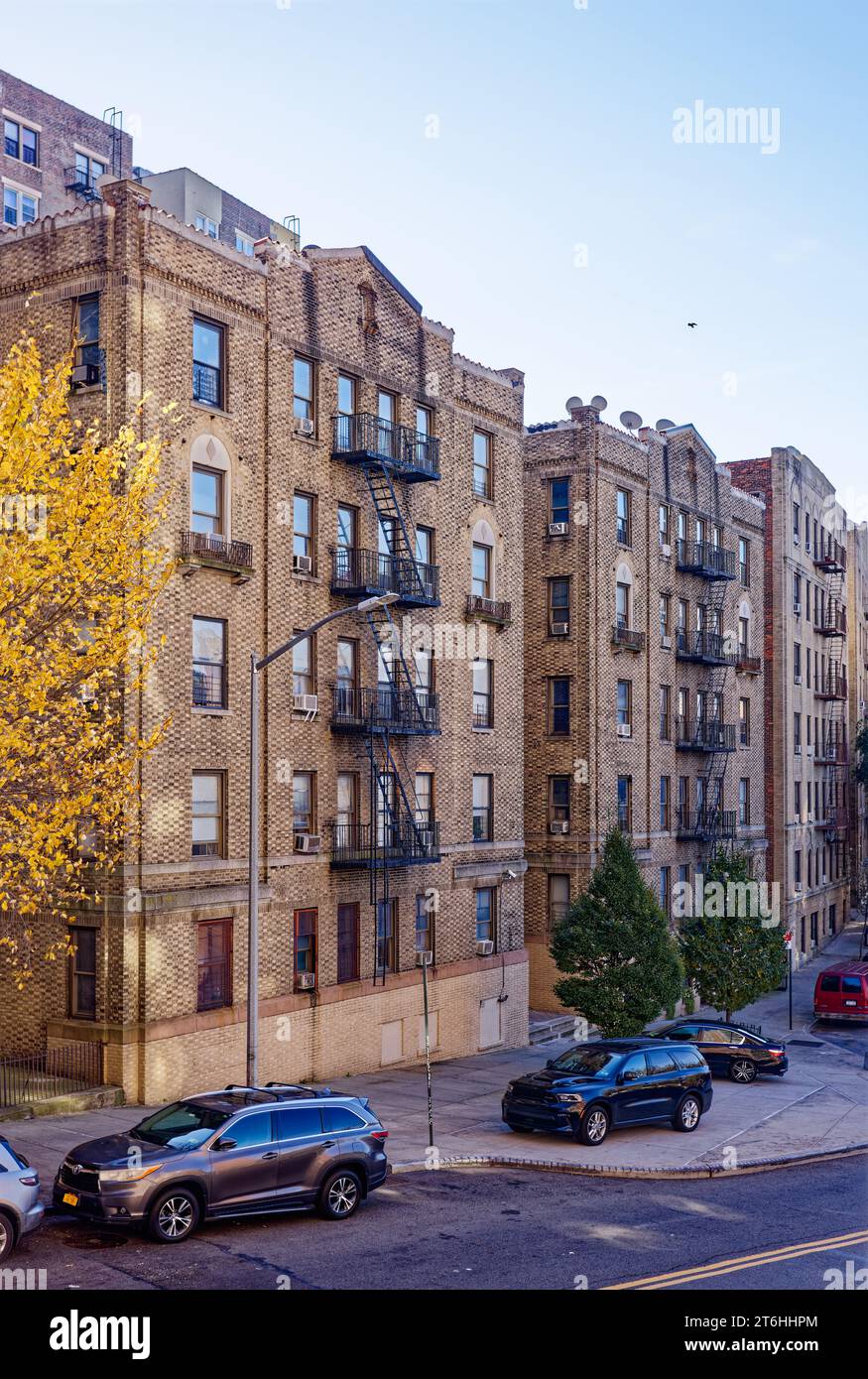 96 Wadsworth Terrace, an Emery Roth-designed two-wing apartment ...