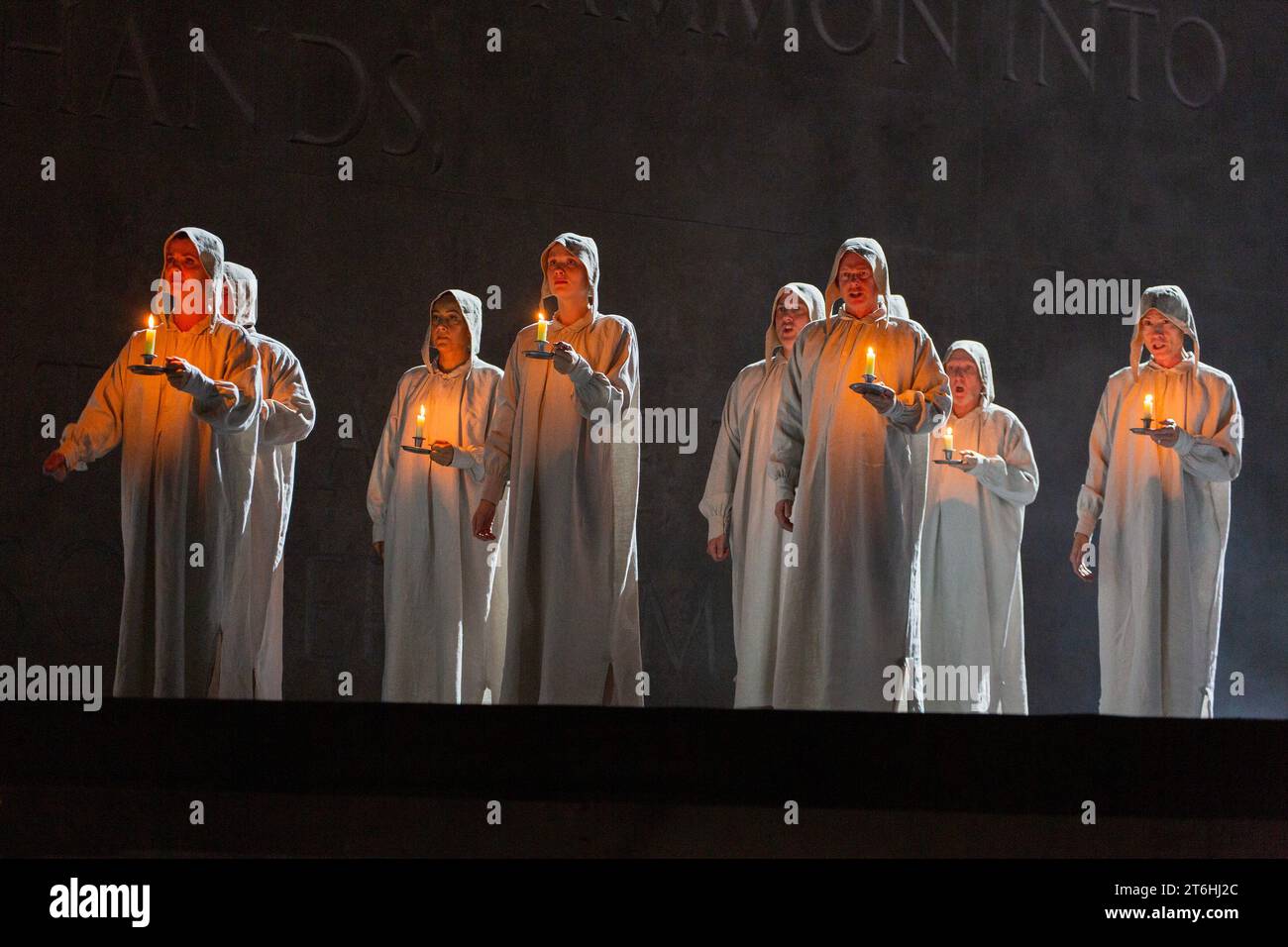 Female opera singer costume hi-res stock photography and images - Alamy