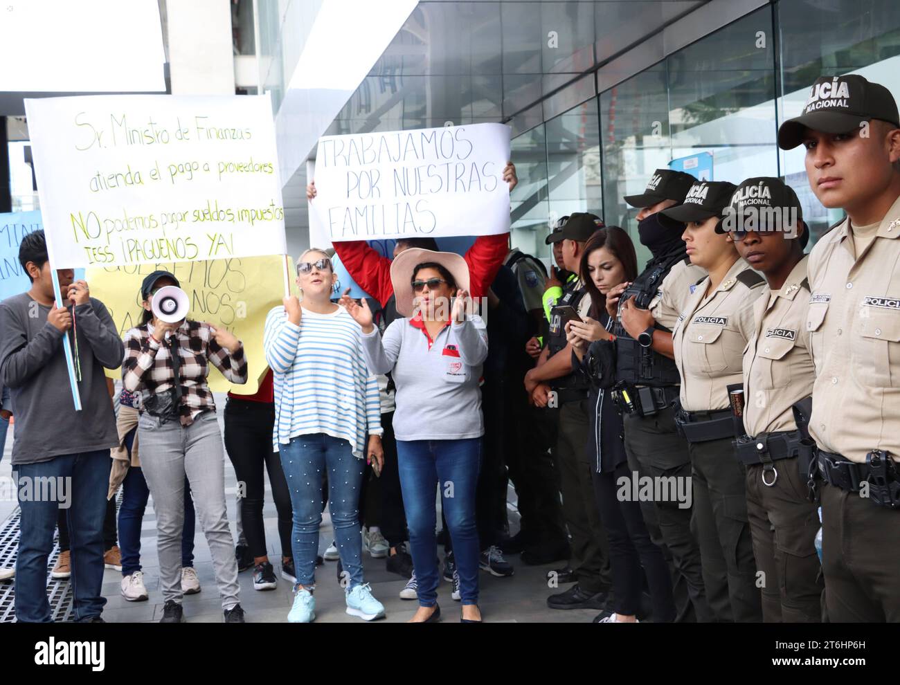 Veinte millones de dolares hi-res stock photography and images - Alamy