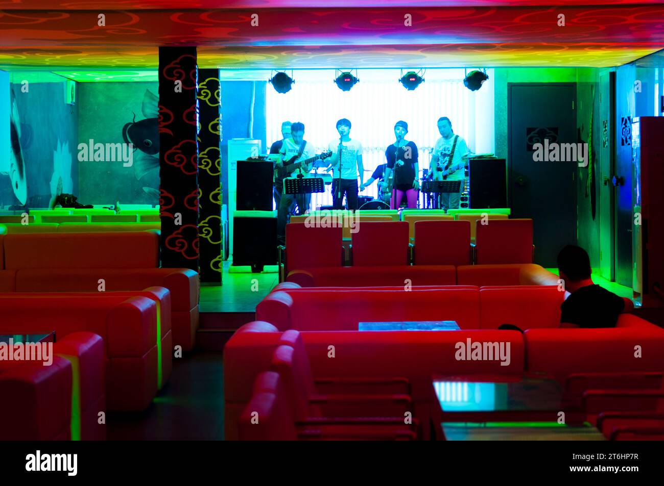 China, Peking, the back lakes - bar on the waterfront of Qian Hai Stock ...