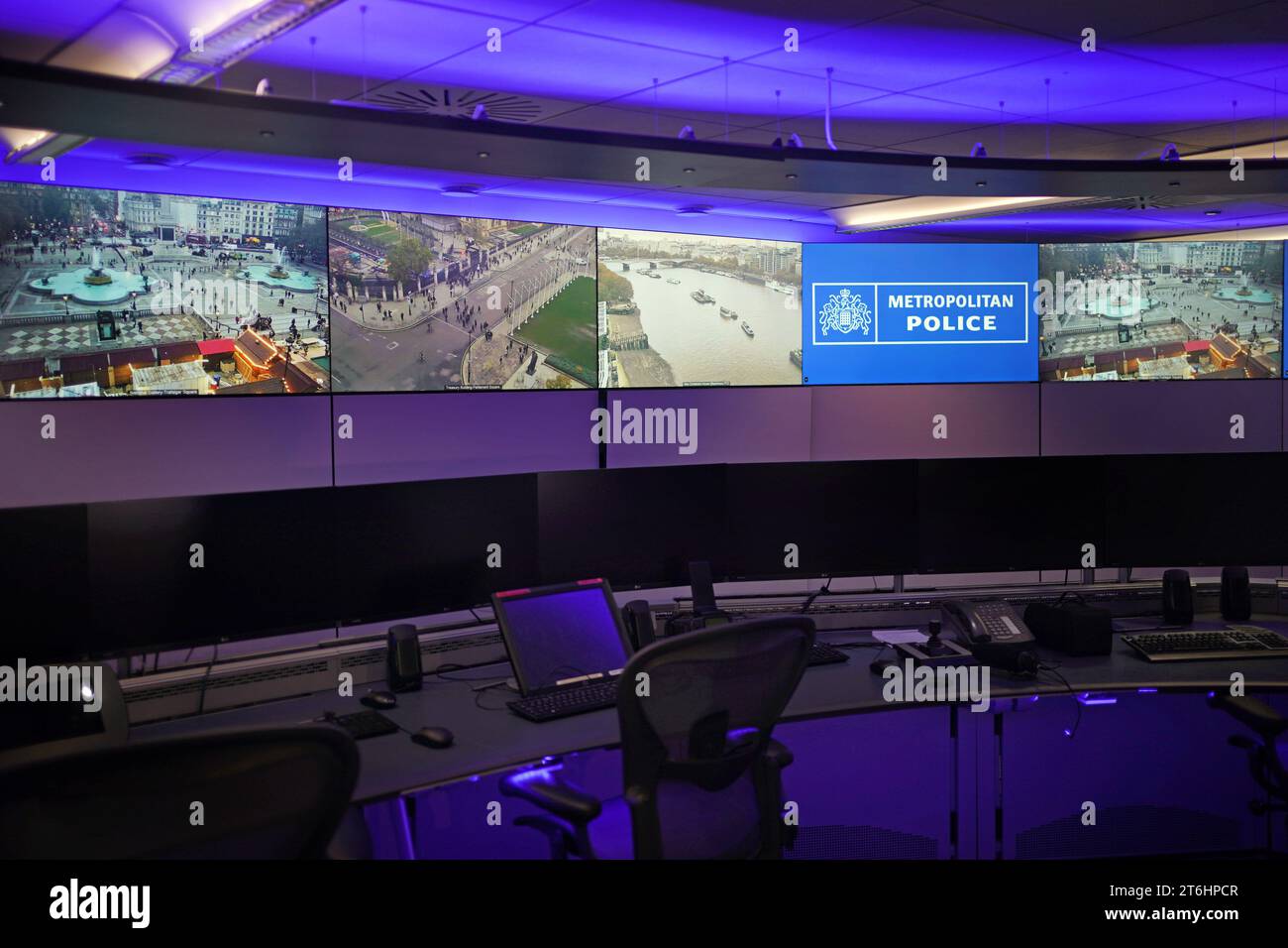 Metropolitan police control centre hi-res stock photography and images ...