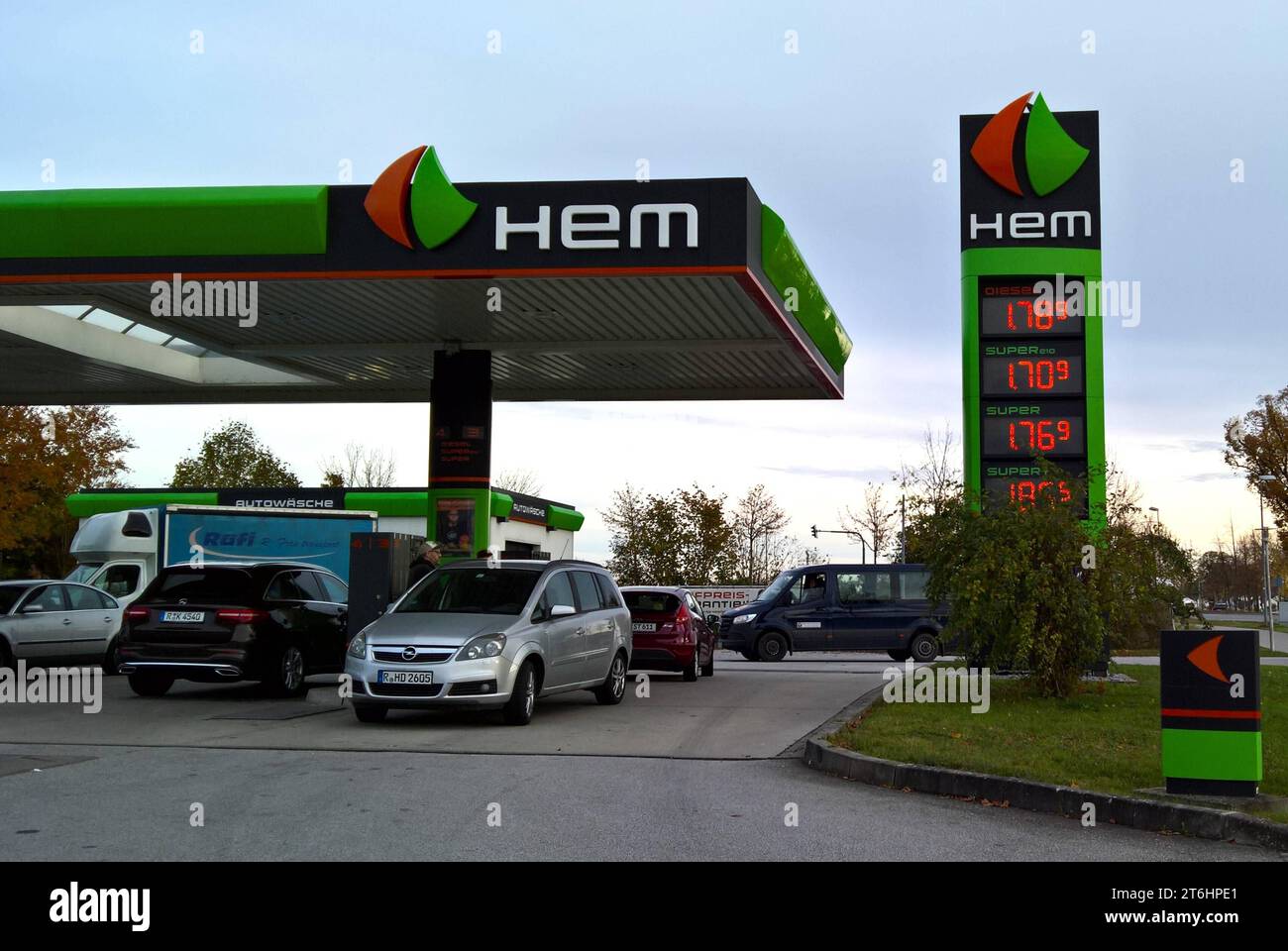 Hem filling station hi-res stock photography and images - Alamy