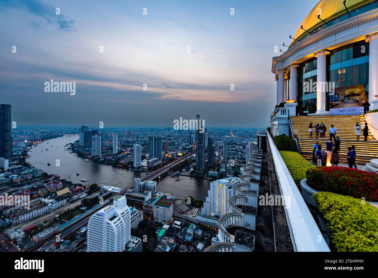 Lebua rooftop bar hi-res stock photography and images - Alamy