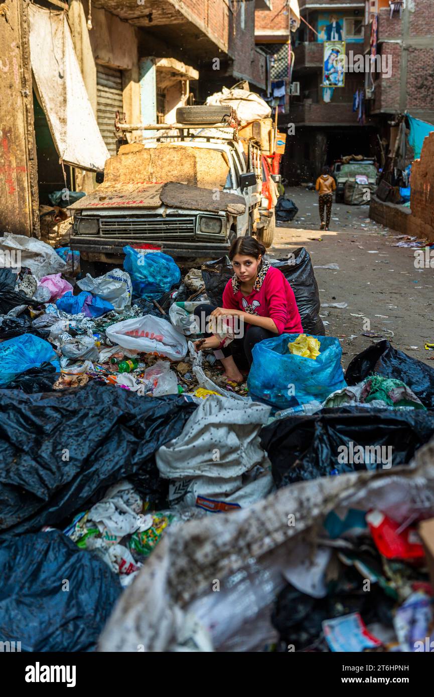 Cairo slums hi-res stock photography and images - Alamy