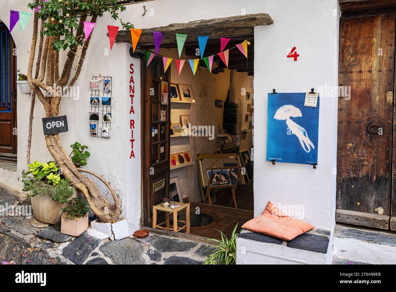 Beach store spain hi-res stock photography and images - Alamy