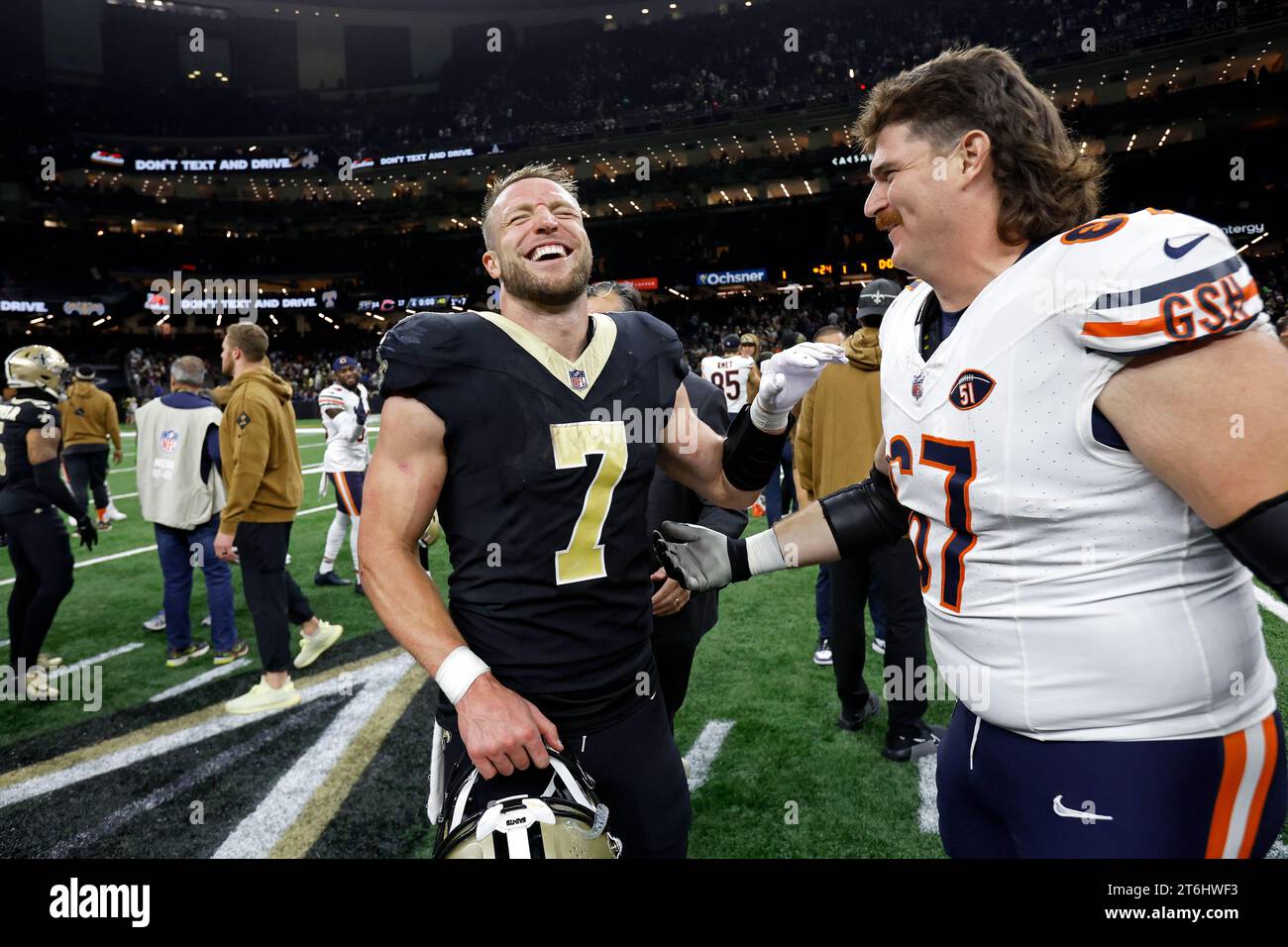 New Orleans Saints quarterback Taysom Hill (7) and Chicago Bears guard ...