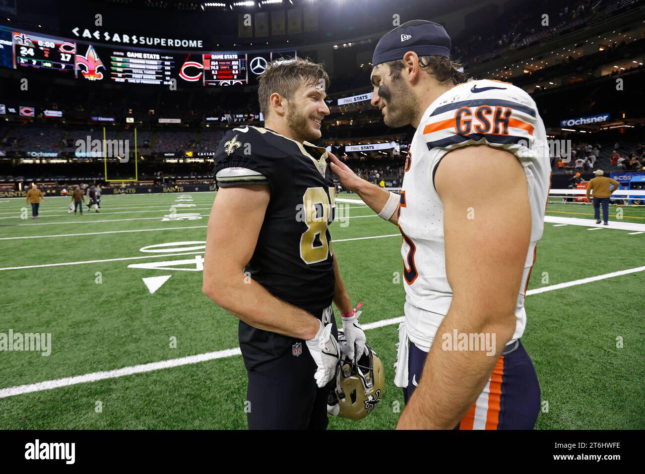 New Orleans Saints tight end Foster Moreau (87) and Chicago Bears tight ...