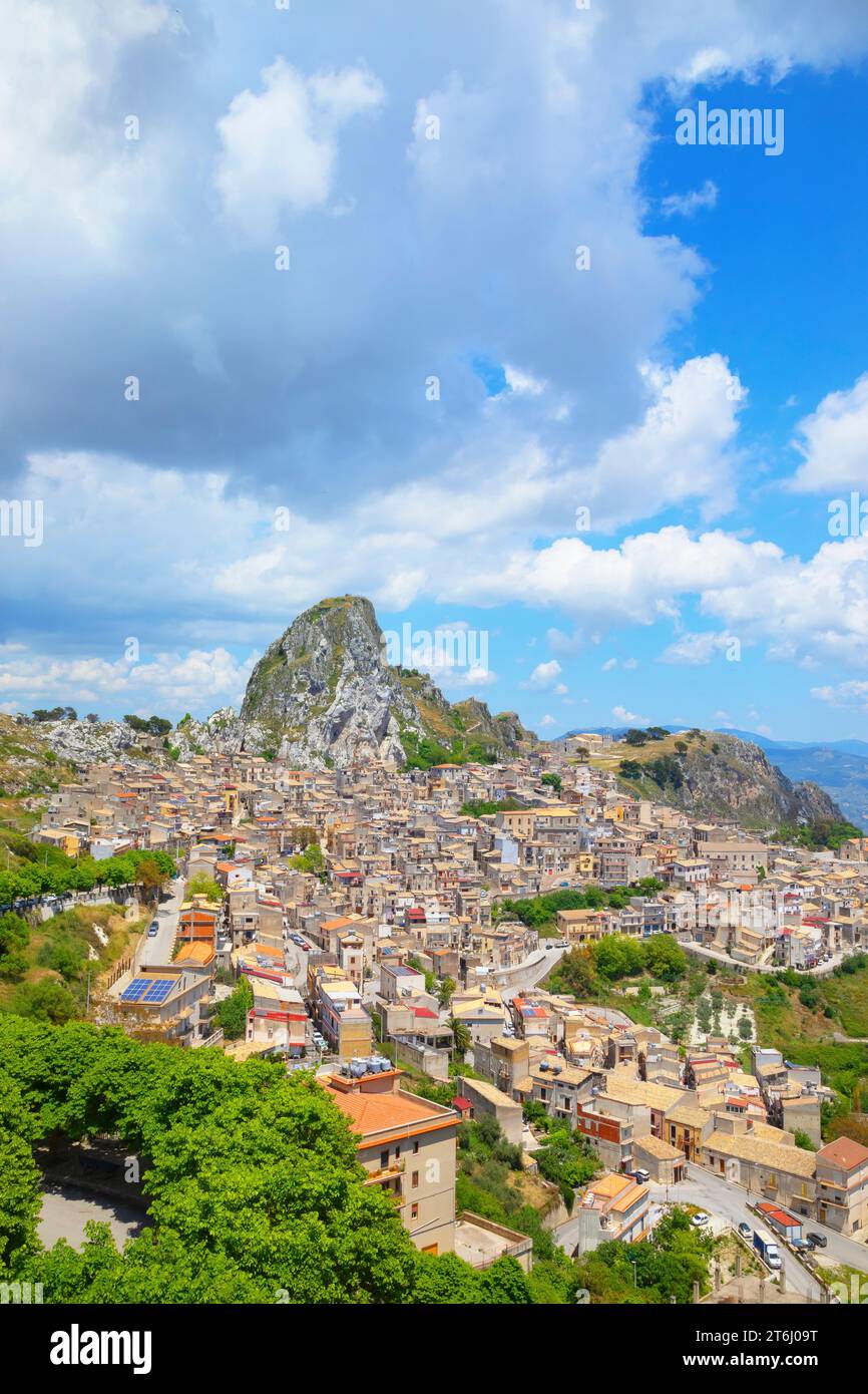 View of caltabellotta village hi-res stock photography and images - Alamy