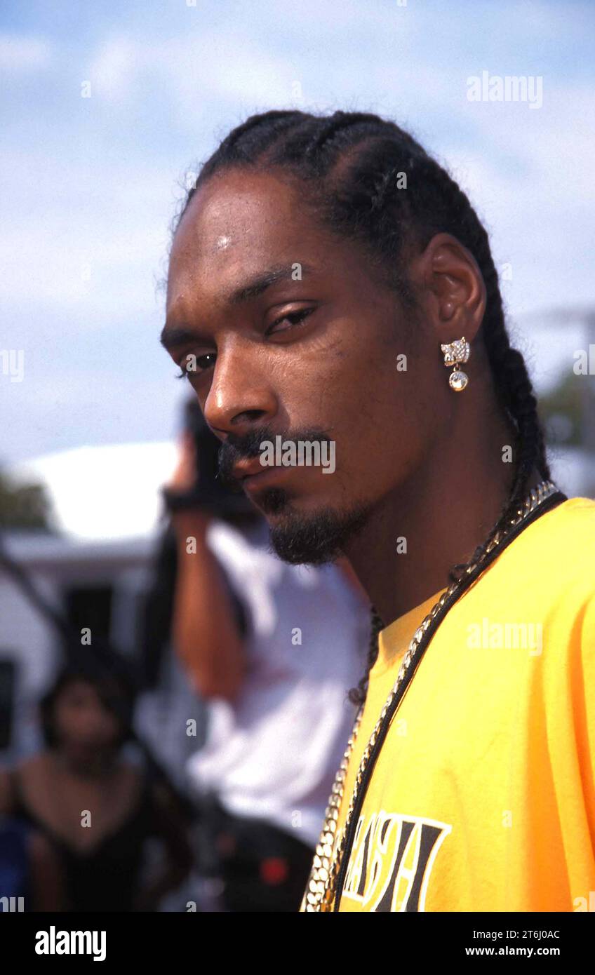 Snoop dogg 1998 hi-res stock photography and images - Alamy