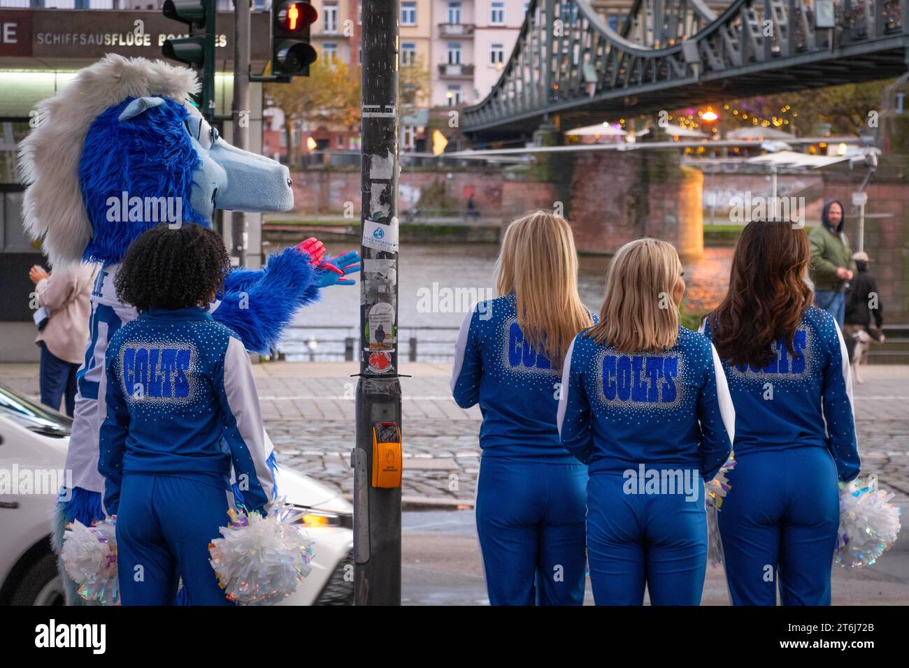 The cheerleaders and the Indianapolis Colts mascot parade through ...