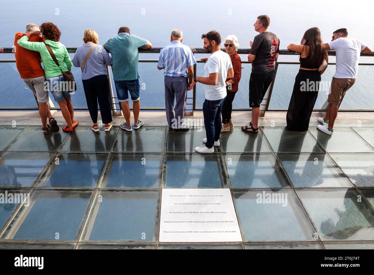 Glass bottom skywalk hi-res stock photography and images - Alamy