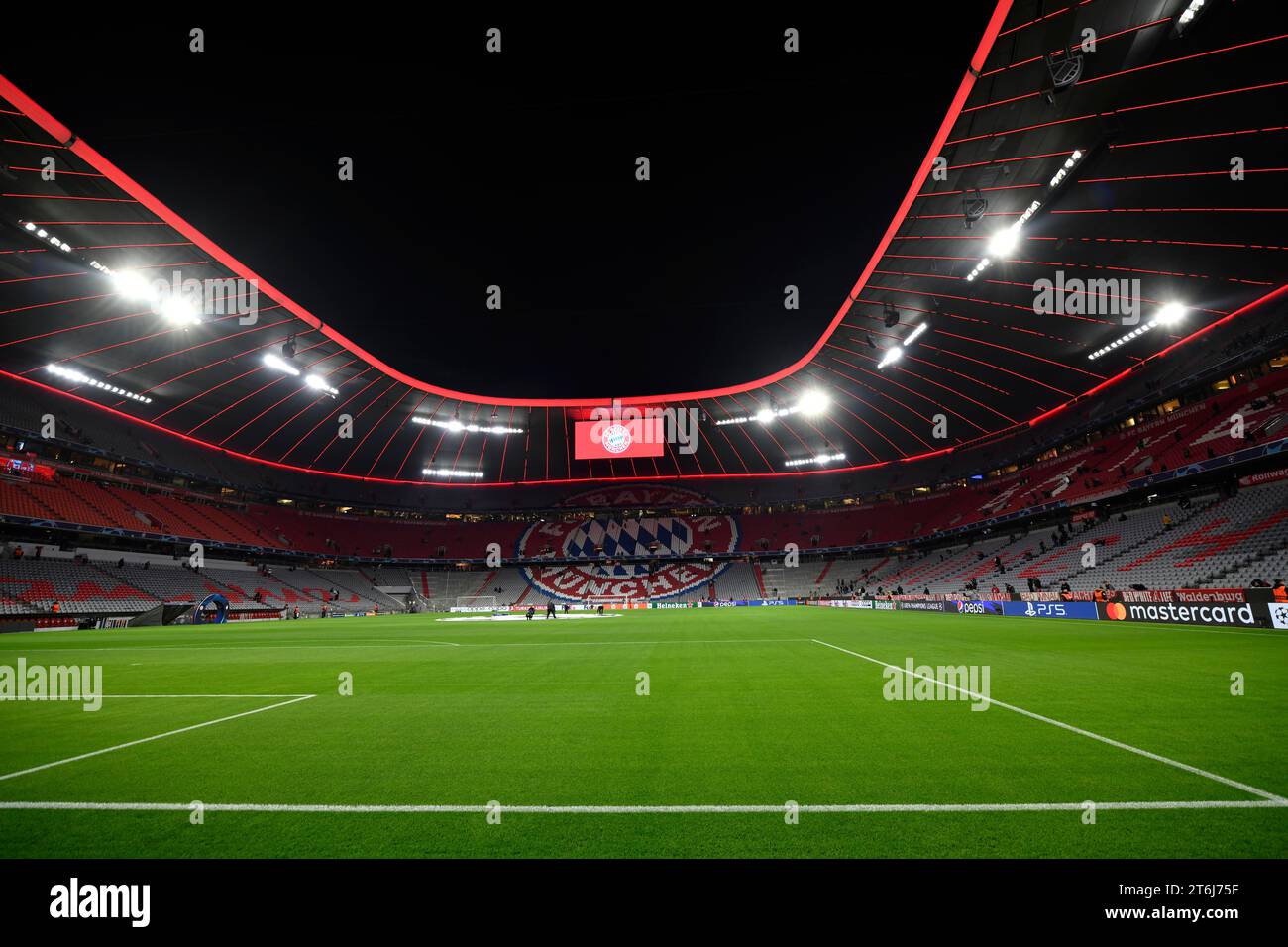 CL, Champions League evening, Allianz Arena, interior, scoreboard ...