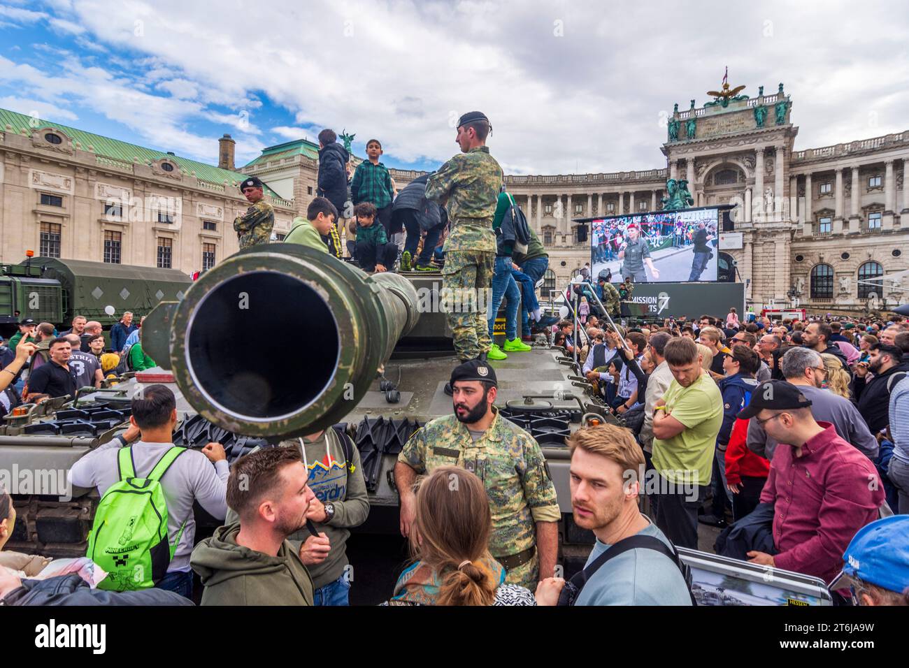 Leopard 2 a4 hi-res stock photography and images - Alamy