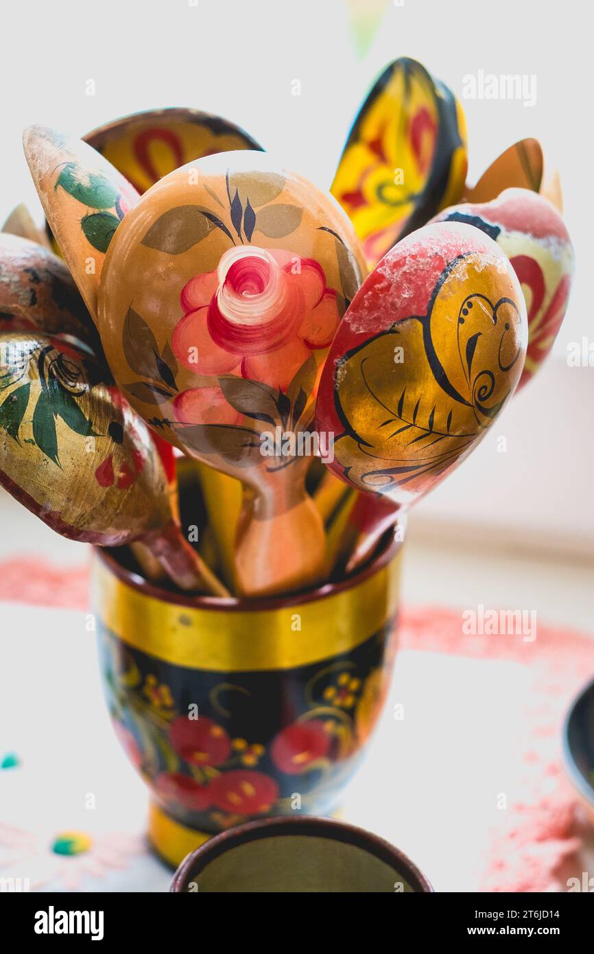 Traditional Russian wooden painted tableware Stock Photo - Alamy
