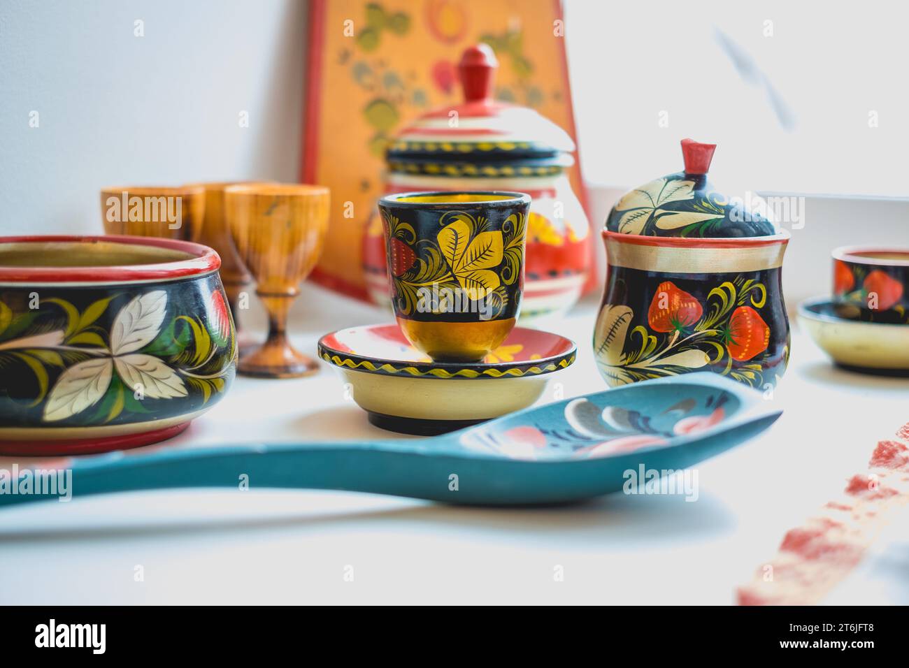 Traditional Russian wooden painted tableware Stock Photo - Alamy