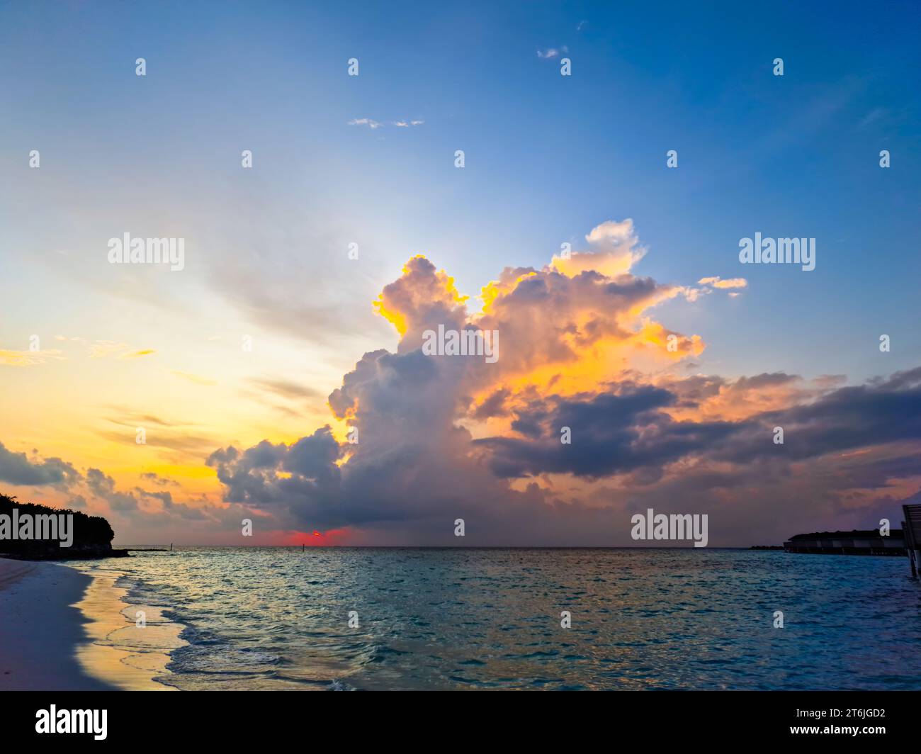 Timelapse beautiful summer sunset sky hi-res stock photography and ...