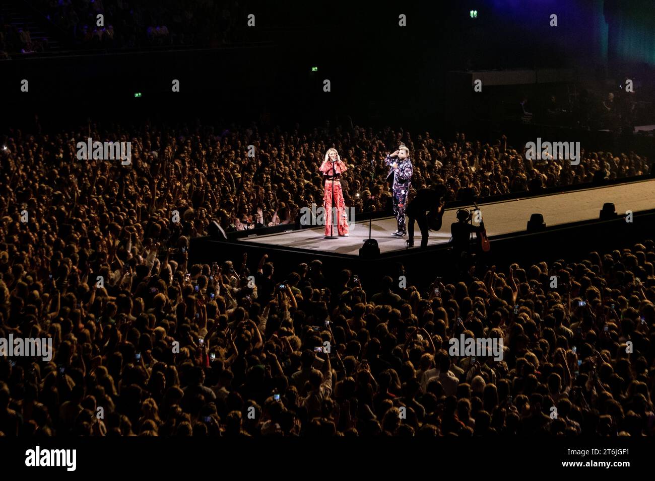AMSTERDAM - The Dutch singing duo Suzan and Freek during their concert ...
