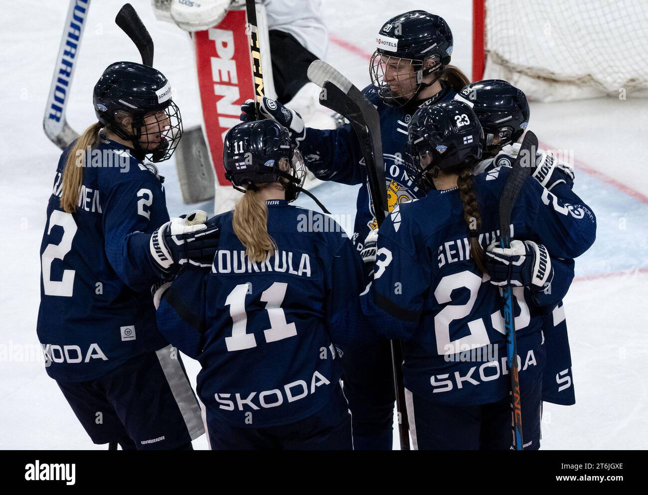 Landshut, Germany. 10th Nov, 2023. Ice hockey, women: Nations ...