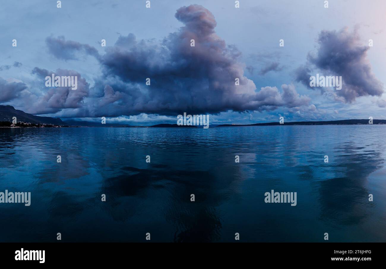 Split, Hrvatska. 10th Nov, 2023. Beautiful sunset seen above Split and ...