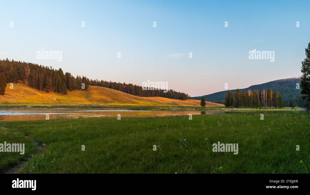 Yellowstone River flows through Hayden Valley at Sunset, Yellowstone ...