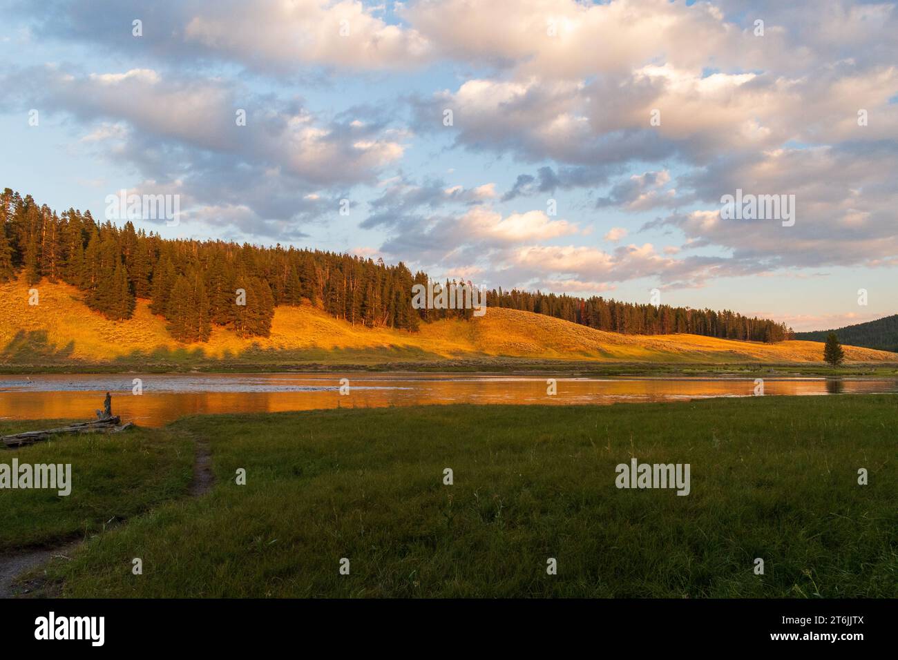Yellowstone River flows through Hayden Valley at Sunset, Yellowstone ...