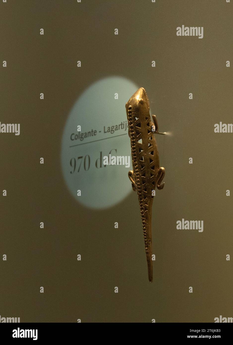 Ancient lizard golden representation of indigenous pre columbus culture ...