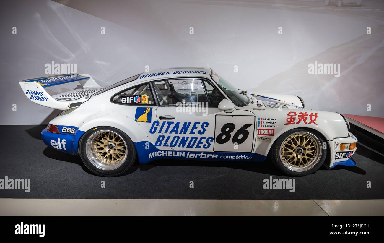 The spectacular Porsche 911 model 964 Turbo S LM GT from 1993 at the Le ...