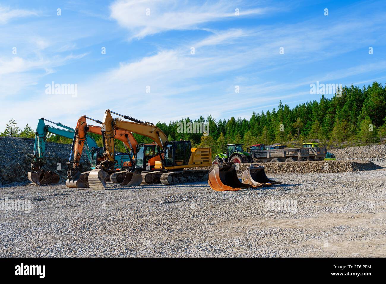 Heavy Construction Equipment, Tractors, Excavators, and Bulldozers ...