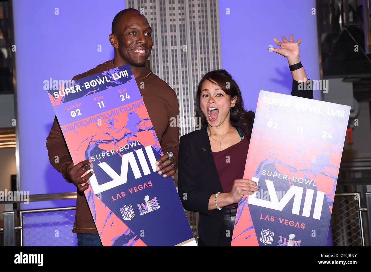 New York, USA. 10th Nov, 2023. (L-R) Former NFL player Kevin Boothe ...