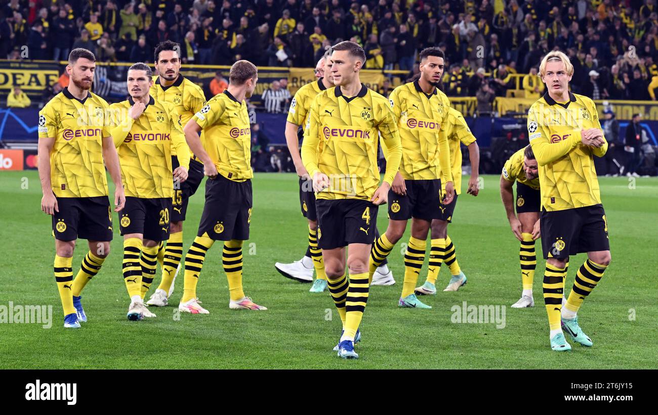 DORTMUND - Borussia Dortmund players get ready for the team photo ...