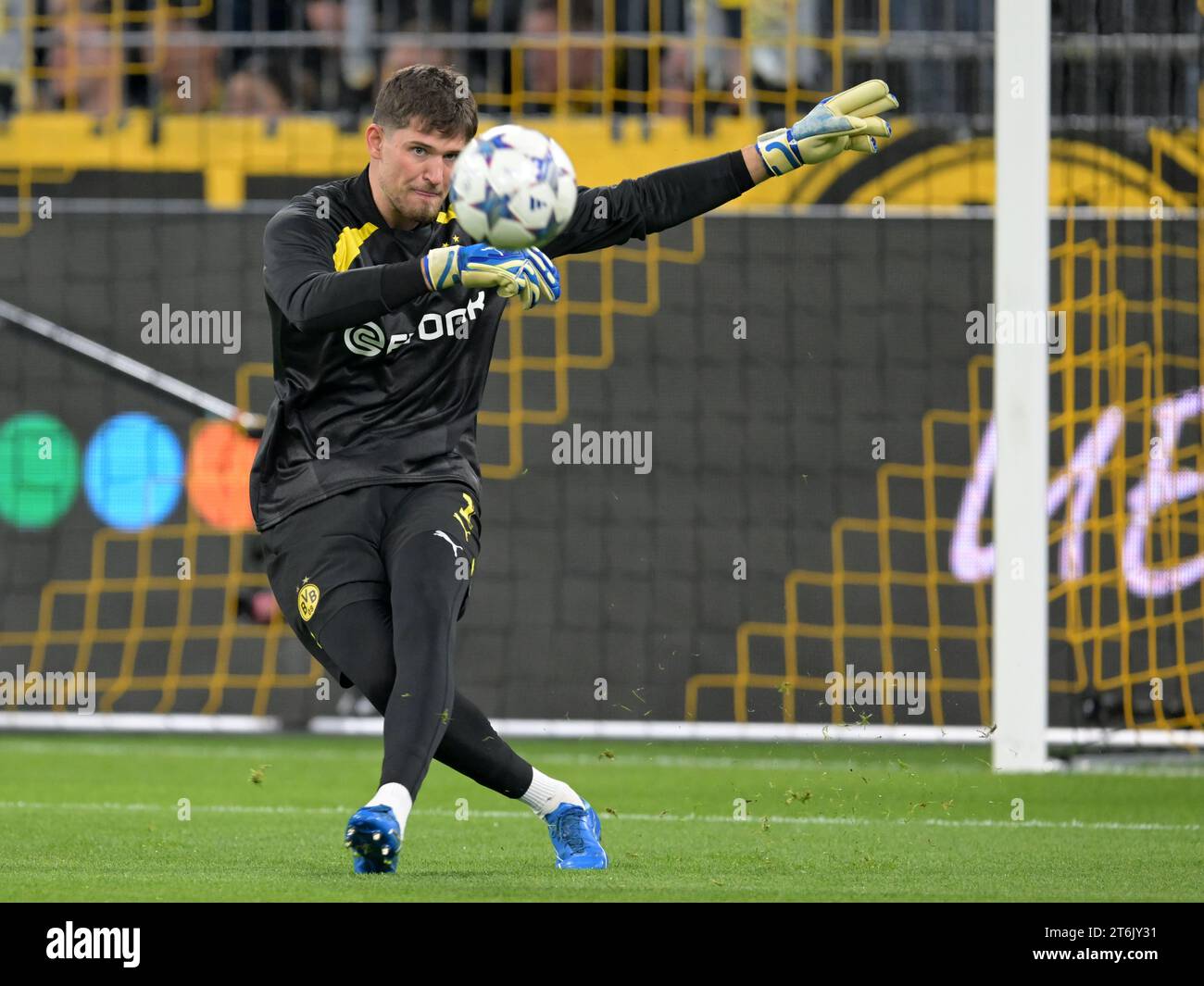 DORTMUND - Borussia Dortmund goalkeeper Gregor Kobel during the UEFA ...
