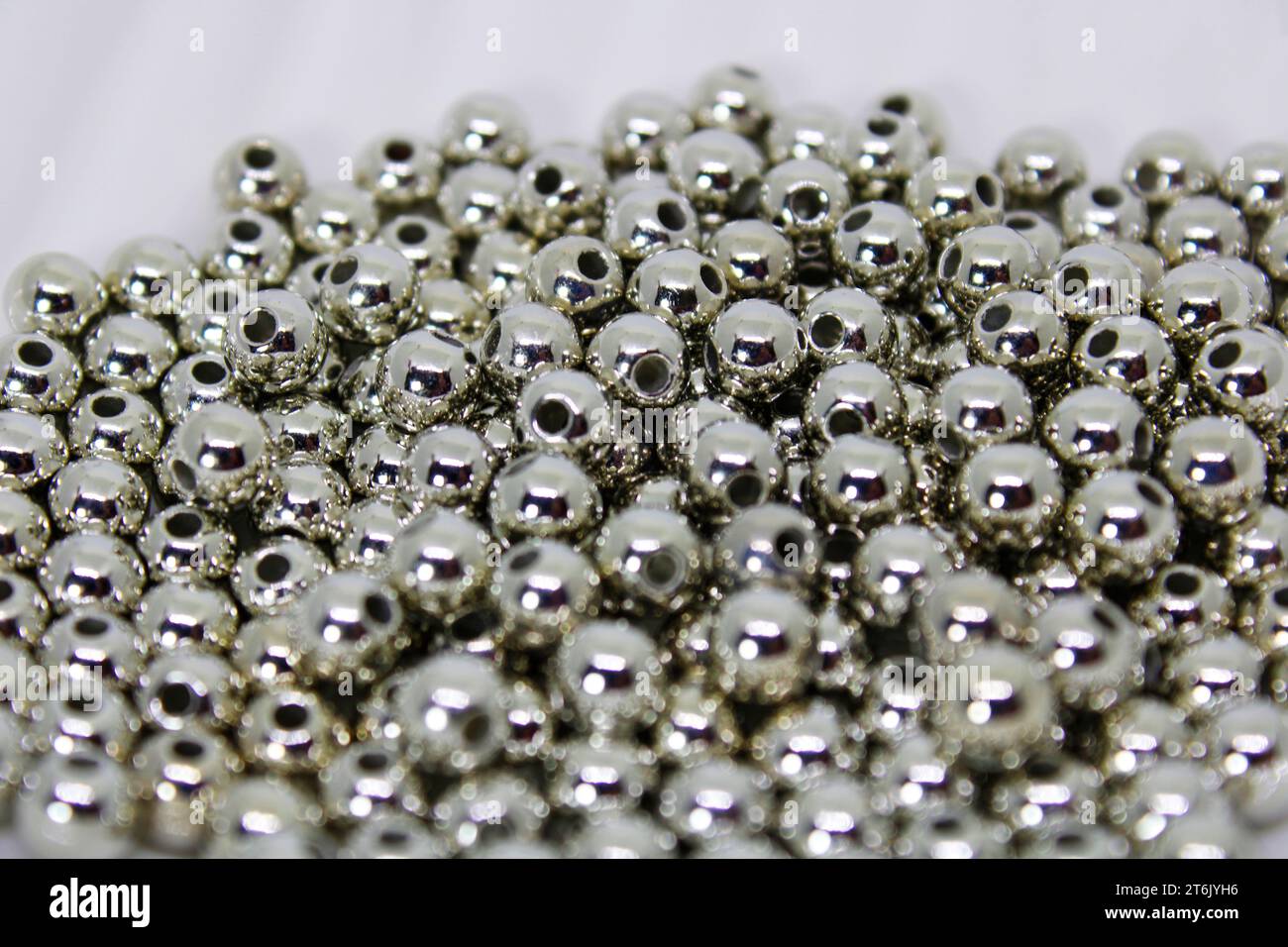 Silver beads close up hi-res stock photography and images - Alamy