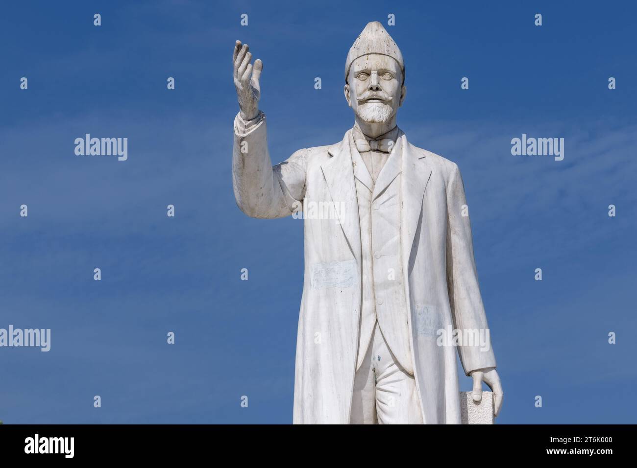 Thessaloniki, Greece - September 22, 2023 : The statue of Eleftherios ...