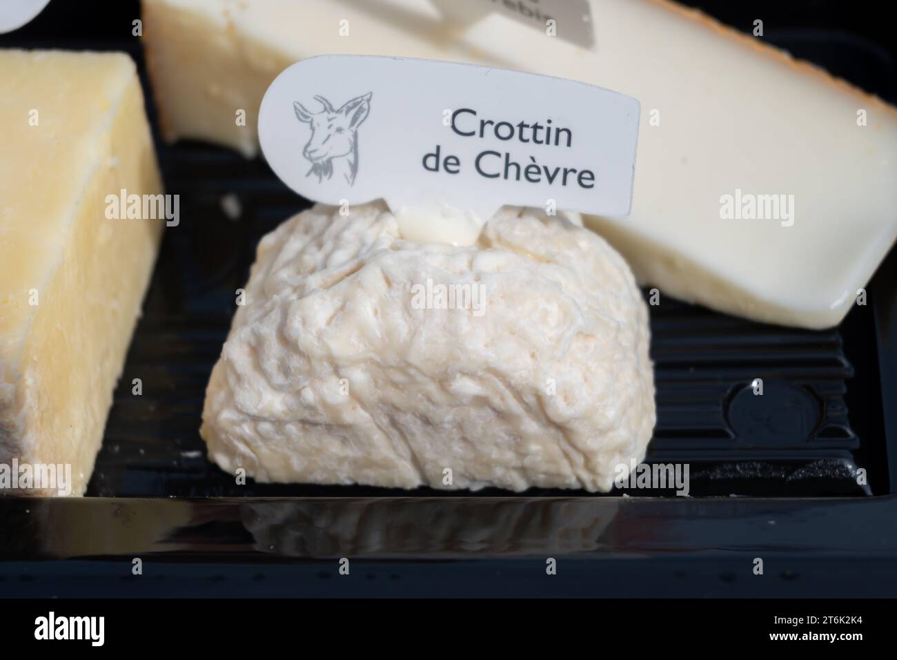 Crottin de chevre hi-res stock photography and images - Alamy