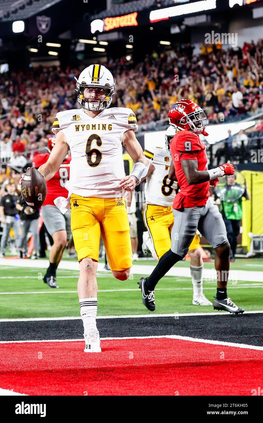 November 10, 2023: Wyoming Cowboys quarterback Andrew Peasley (6 ...