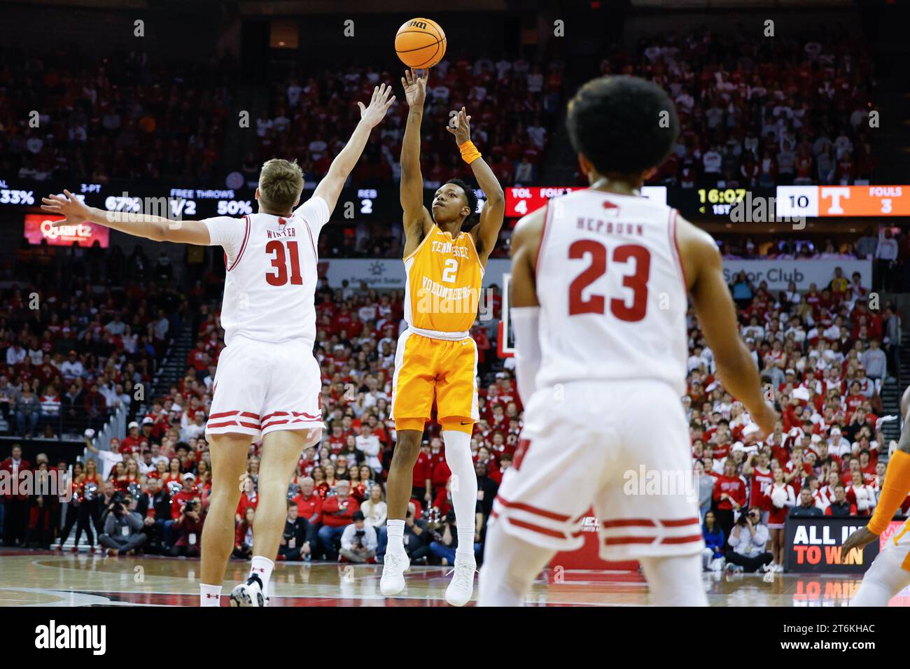 November 10, 2023: Tennessee Volunteers guard Jordan Gainey (2) makes a ...