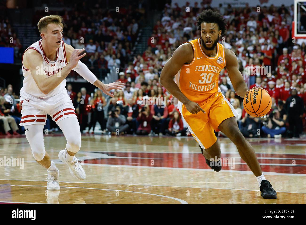 November 10, 2023: Tennessee Volunteers guard Josiah-Jordan James (30 ...