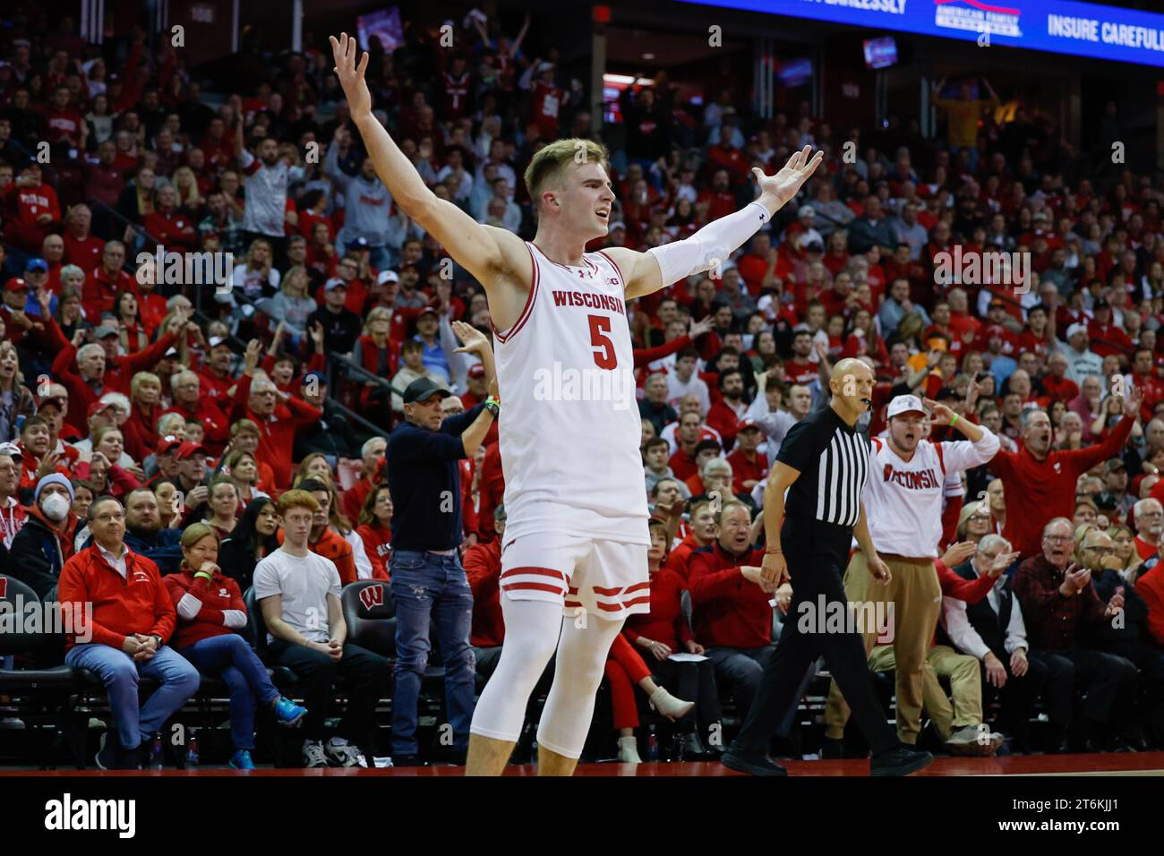 November 10, 2023: Wisconsin Badgers forward Tyler Wahl (5) and the ...