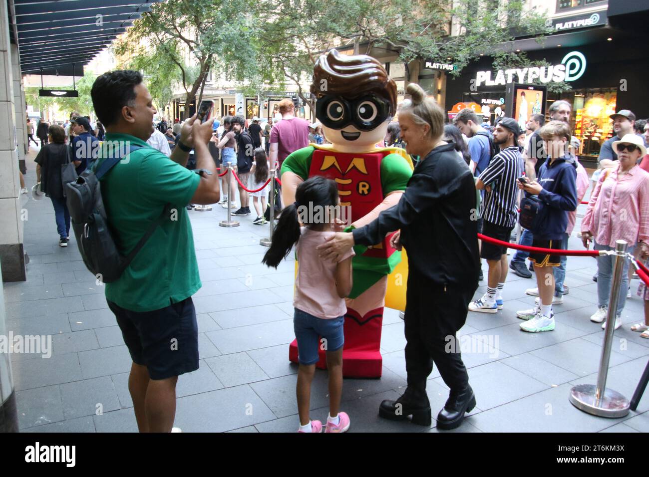 Worlds biggest lego store hi-res stock photography and images - Alamy