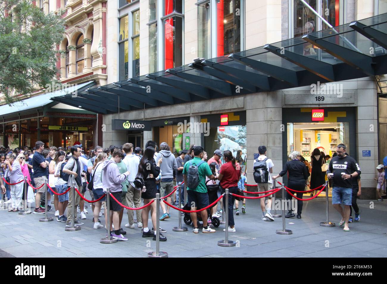 Worlds biggest lego store hi-res stock photography and images - Alamy