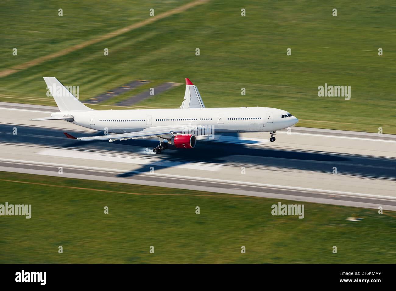 Airplane braking runway view hi-res stock photography and images - Alamy