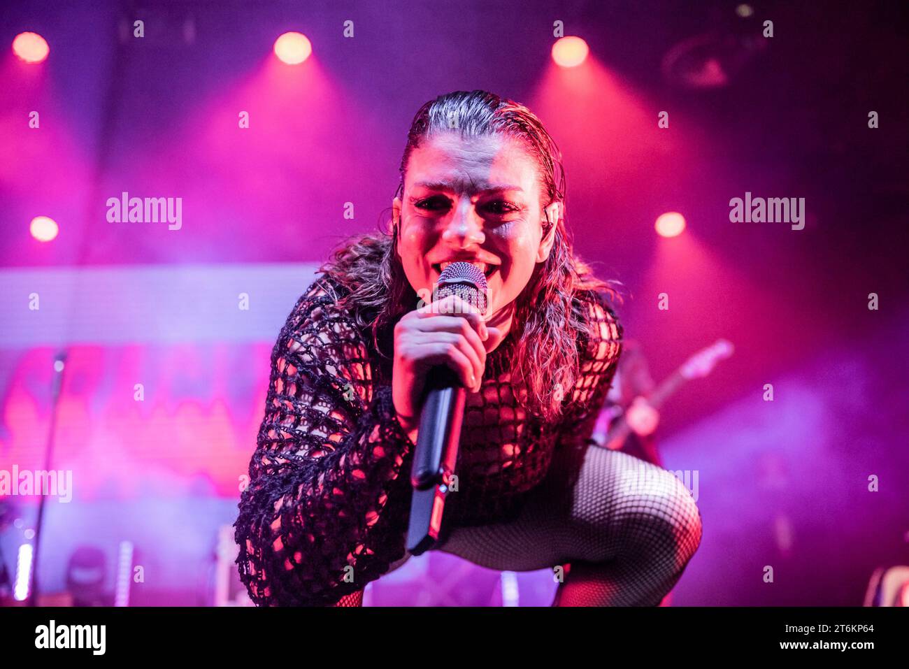 Italian singer Music Concert - Emma - Souvenir in da club Emma Marrone ...