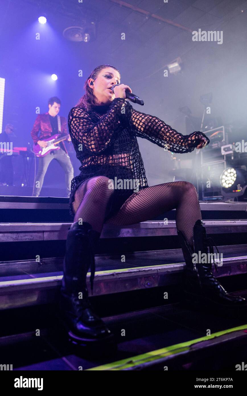 Italian singer Music Concert - Emma - Souvenir in da club Emma Marrone ...