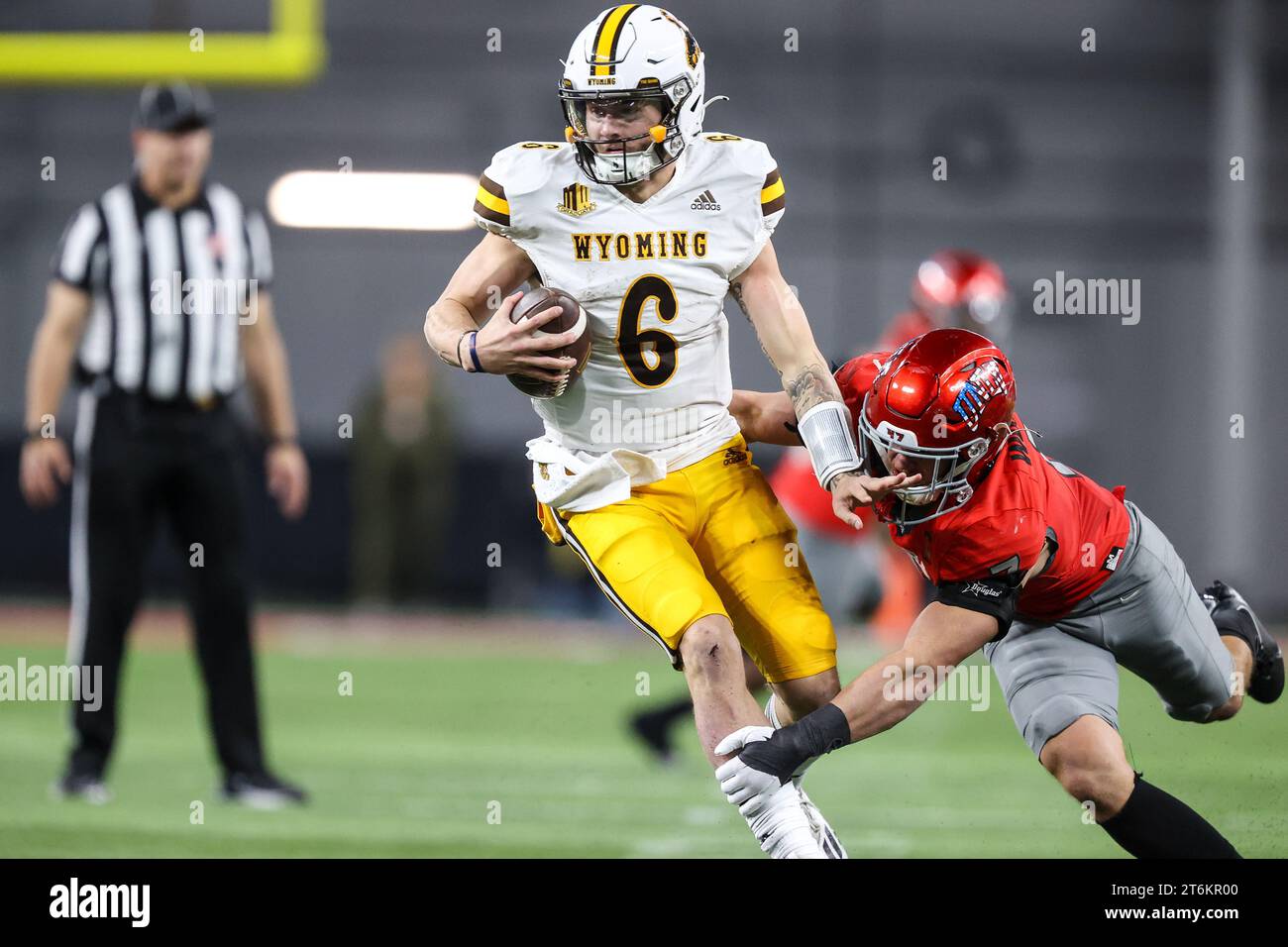 November 10, 2023: Wyoming Cowboys quarterback Andrew Peasley (6 ...